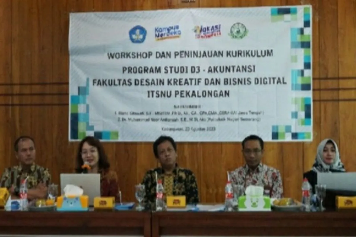 Prodi D-3 Akuntasi ITS NU Pekalongan Rangkul Praktisi dan Alumni - KJA Riana Sitawati